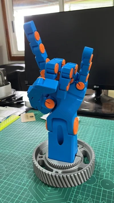Poseable Robot Hand (Left Hand) (PLA) by Make-A-Print246 MakerWorld ...
