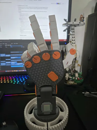 Poseable Robot Hand (Left Hand) (PLA) by Make-A-Print246 MakerWorld ...