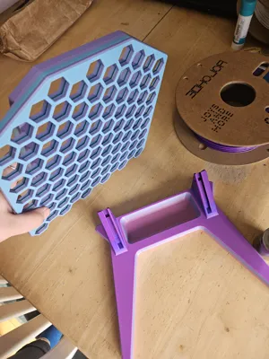 KYZ HSW Display Stand - Large - No Screws! by KYZ DesignMakerWorld ...