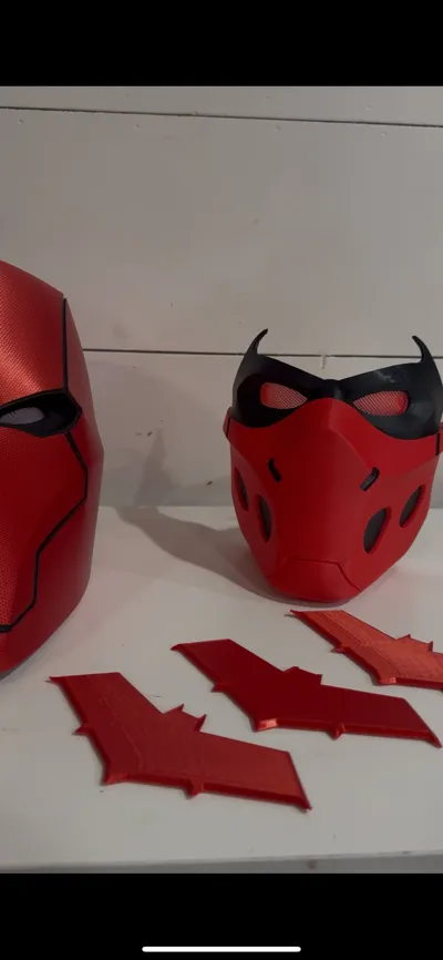 Máscara Red Hood Outlaw V2 por Budwin MakerWorld: Descarga Modelos 3D Gratuitos