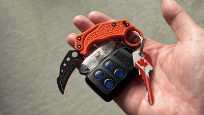 Fidget balisong butterfly knife keychain by iczfirz MakerWorld ...