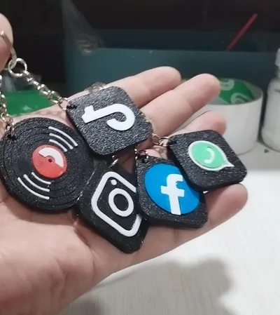 Social NFC keychain by DotCom Artwork MakerWorld: Download Free 3D Models