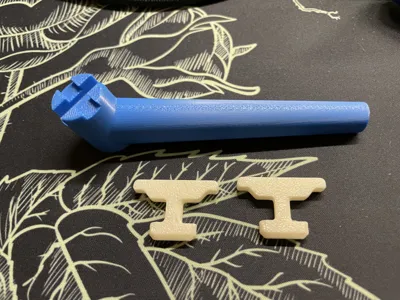 *NEW* Ikea Skadis/ Skådis T Clip Tool (V2) 来自 ZEE SOLO - MakerWorld