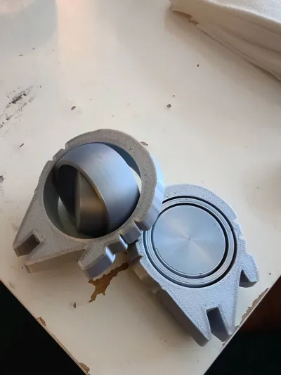 Millenium Falcon Spinner w/Display - Free 3D Print Model - MakerWorld
