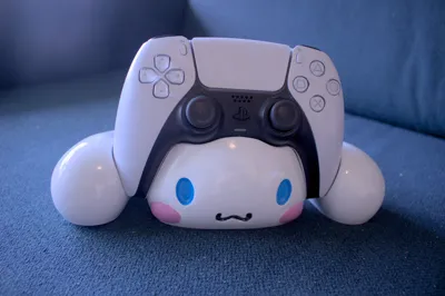 Sanrio Cinnamoroll PS5 Controller Stand by UnchainedHobbies MakerWorld: Download Free 3D Models