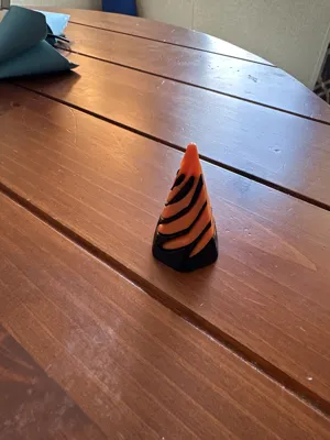 V2 - MINI Vortex Thread Hexagon Illusion by RJ Design MakerWorld ...