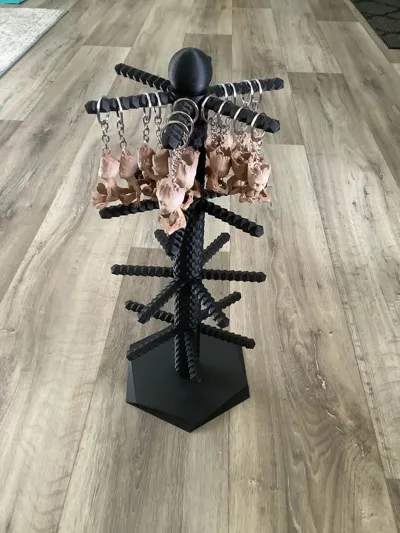 Spinning Keychain Display by Art Design. 3D MakerWorld: Download Free ...