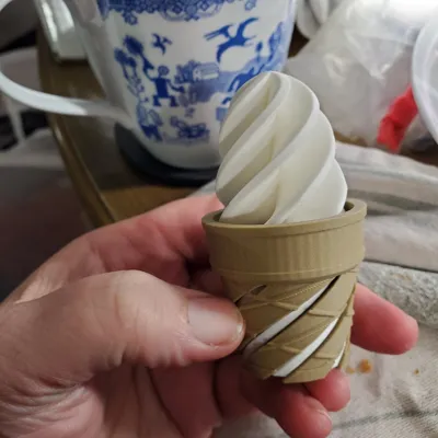 Passthrough Ice cream fidget by JaluMakerWorld: Download Free 3D Models