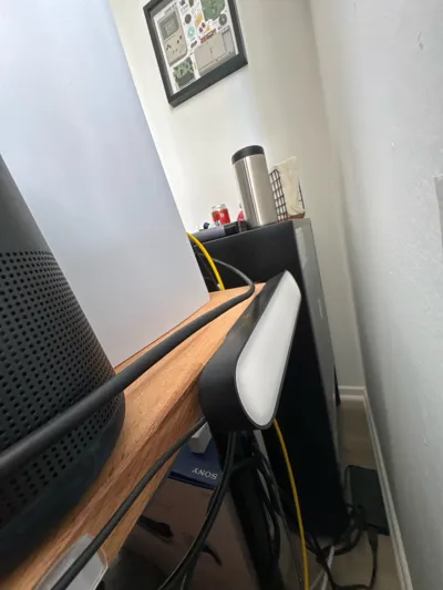 Phillips Hue Play Light Bar Mount Remixed by Retro MakerWorld: Download ...