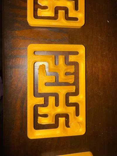 Fidget Maze Wallet Card - Free 3D Print Model - MakerWorld