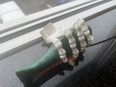 Articulated Skeleton Hand(Print in place) by 3D URSA MakerWorld ...