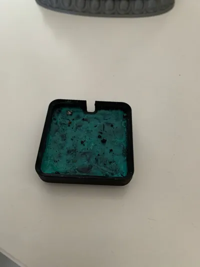 SkadisBloom Wall Planters by DjangoCashflowMakerWorld: Download Free 3D Models