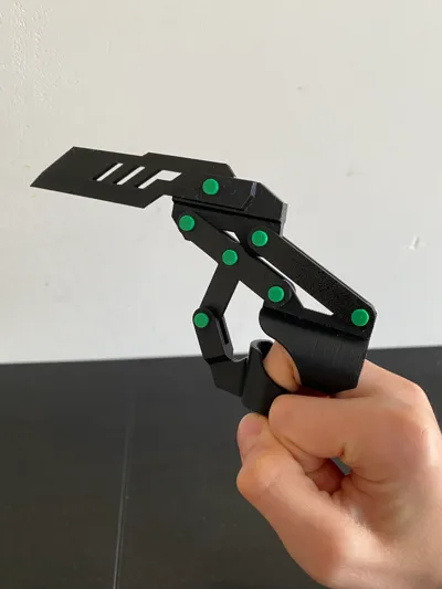 Extendable Finger Mantis Claws by Freaky3D MakerWorld: Download Free 3D ...