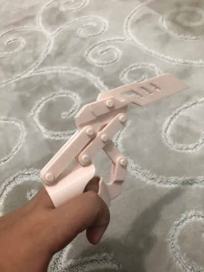 Extendable Finger Mantis Claws by Freaky3D MakerWorld: Download Free 3D ...