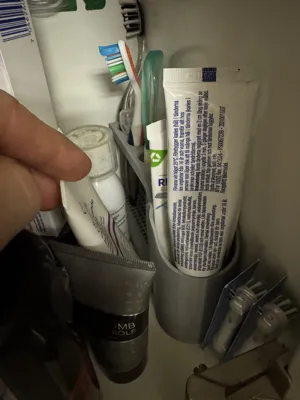 toothbrush and toothpaste holder Remixed by Sérgio MakerWorld: Download Free 3D Models