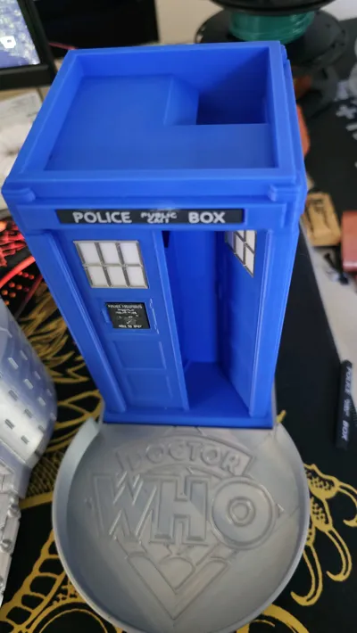 TARDIS Dice Tower "Enhanced" (2023 Tardis) by NeoRame MakerWorld ...