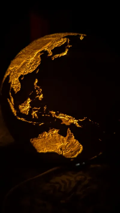 Lithophane Earth Lamp Remixed by Topik at Printhood.cz MakerWorld ...