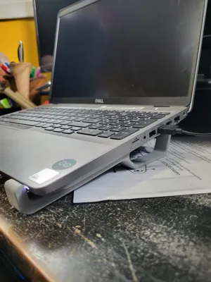 Soporte para Laptop V1 - Simple y Ergonómico por Zenit MakerWorld: Descarga Modelos 3D Gratuitos