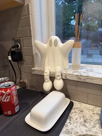 Ghost with legs - Free 3D Print Model - MakerWorld