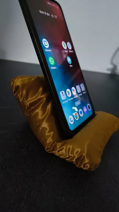 Pillow Phone holder by BumLab3D MakerWorld: Download Free 3D Models