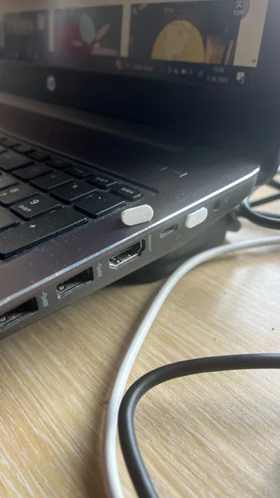 USB-C Dust Cover / Plug / Cap ( USB Type-C ) by br1acc MakerWorld ...