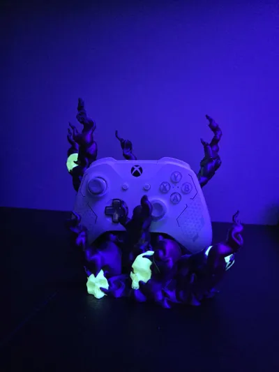 Spooky Controller Stand - Free 3D Print Model - MakerWorld