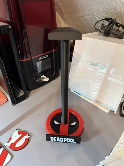 Deadpool Helmet stand by bdubil MakerWorld: Download Free 3D Models