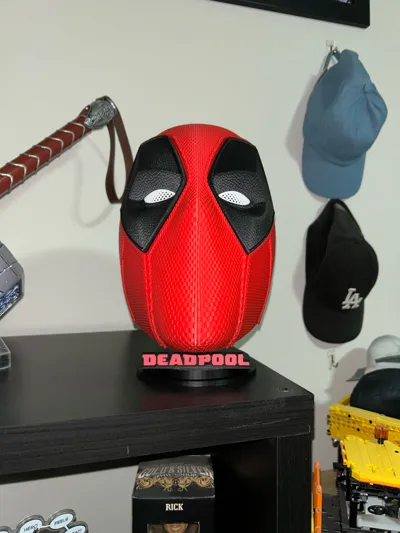 Deadpool Helmet stand by bdubil MakerWorld: Download Free 3D Models