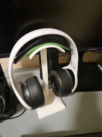 Simple Headphone Stand / Headphone Holder by mail.iou MakerWorld ...