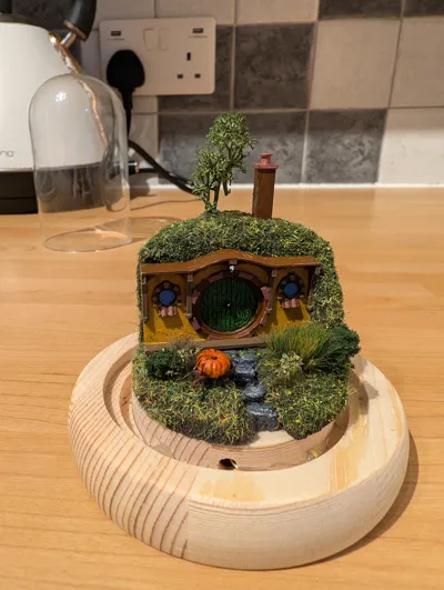 Hobbiton Inspired Bonsai Terrarium Pot by Jinto Creates MakerWorld ...