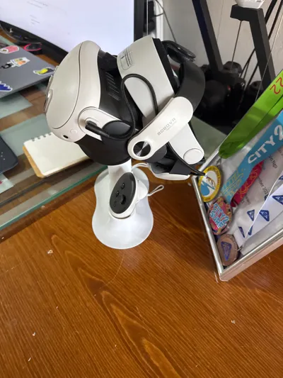 Stand / Holder for Meta Quest 3 / 3s and Quest 2 by Dandandu MakerWorld: Download Free 3D Models