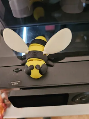 Articulated Bee! - Free 3D Print Model - MakerWorld