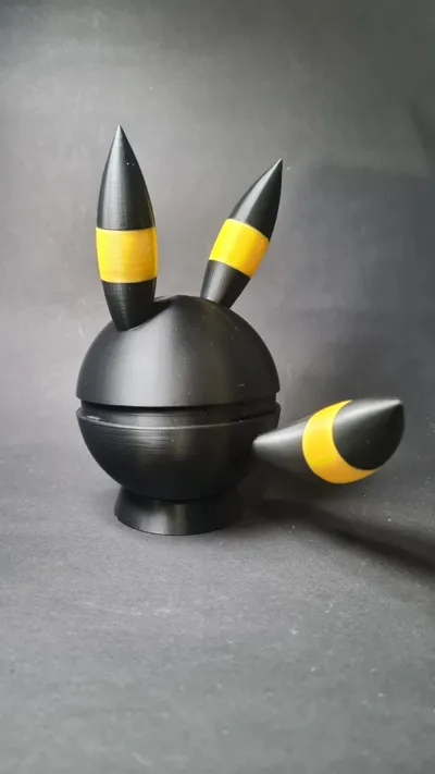 Umbreon Ball - Pokemon - Pokeball Functional by Torikami MakerWorld ...