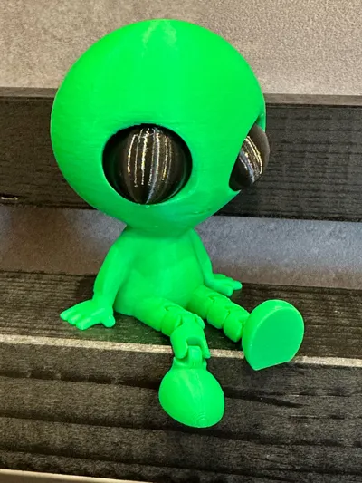 Articulated Alien with flexi legs - Free 3D Print Model - MakerWorld