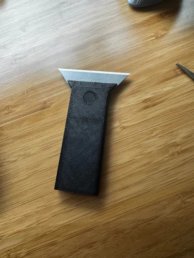Scraper with box cutter utility blade - Free 3D Print Model - MakerWorld