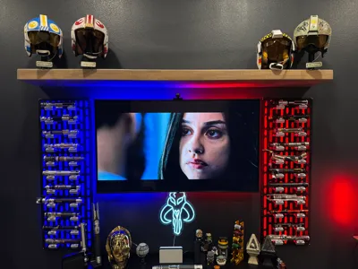 Hasbro Marvel & Black Series Helmet -Display Stand by Axel Dreher ...