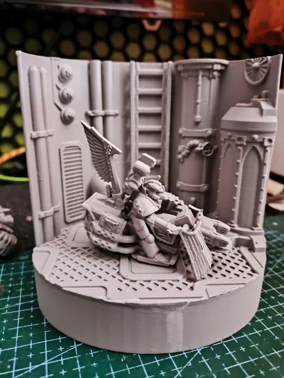 Miniature Display Stand F Hero Stand Warhammer 40k by DaChemika ...