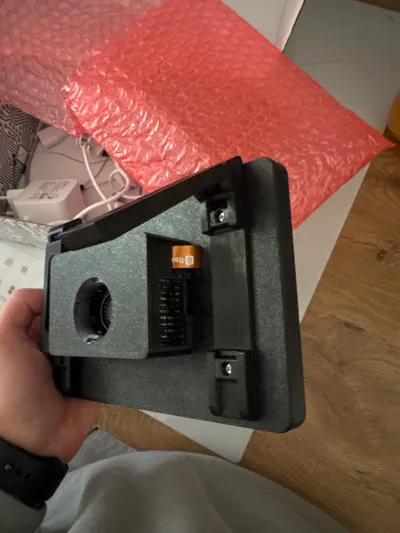 Desktop Case for Raspberry Pi 7" Touch Display 2 by CreationThroughChaos MakerWorld: Download ...