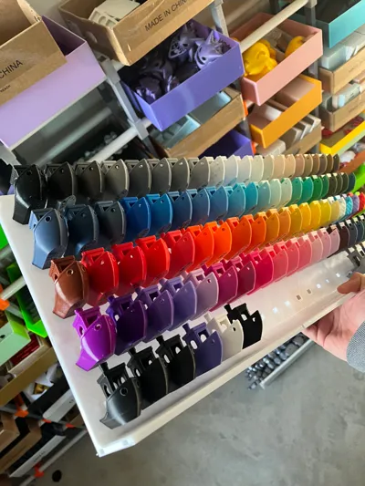 3D Benchy Display Stand Filament Swatches by 张一凡 MakerWorld: Download ...