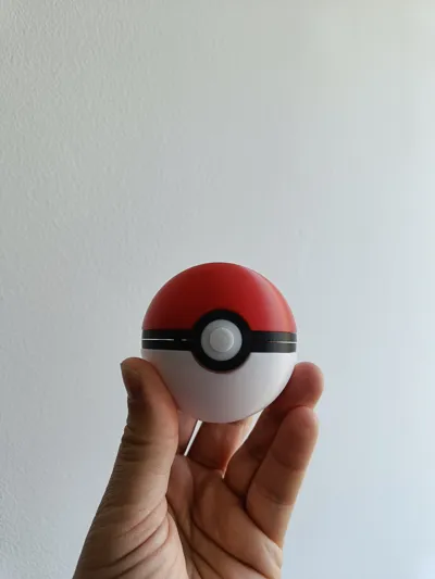 Pokébola por yoyothechicken - MakerWorld
