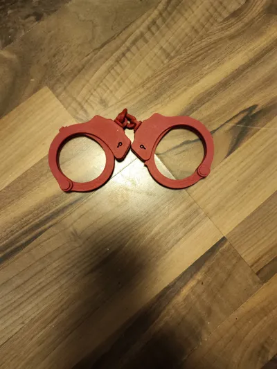 Handcuffs by bpereiraMakerWorld: Download Free 3D Models