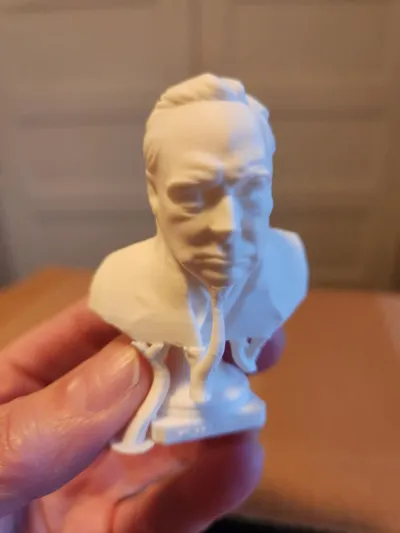 Sir Winston Leonard Spencer Churchill bust by Linusbreadtips MakerWorld ...