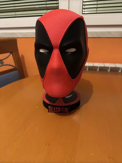 Deadpool Helmet Stand w/ changeable face plates by bbush362 MakerWorld ...