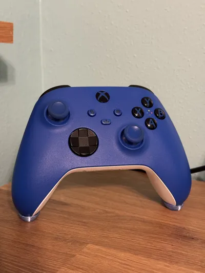 Xbox Invisible Stand / Holder (Controller) by Luke MakerWorld: Download ...