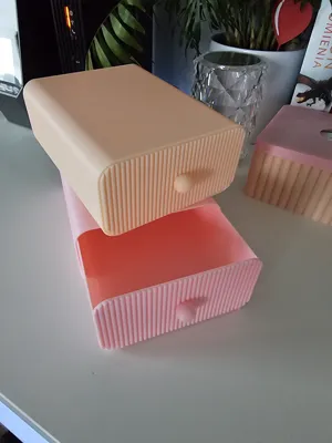 Modular desktop storage box by Chua MakerWorld: Download Free 3D Models