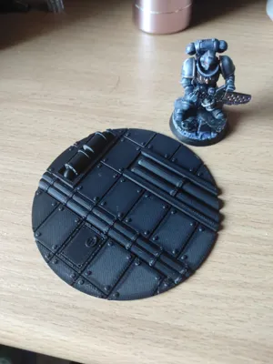 Base Topper 90mm Industrial Style 40k Dreadnought by DaChemika - MakerWorld