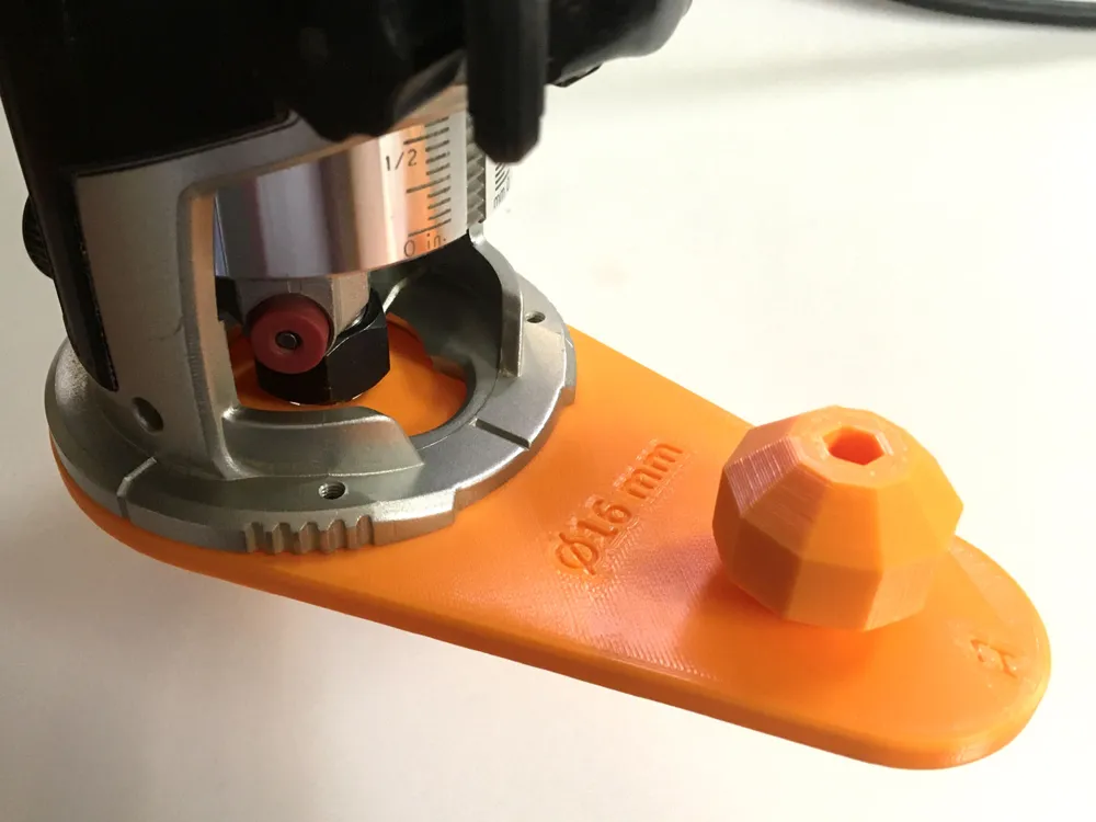 Makita RT0700 Extended Base with Grip by Filip Honzárek - MakerWorld