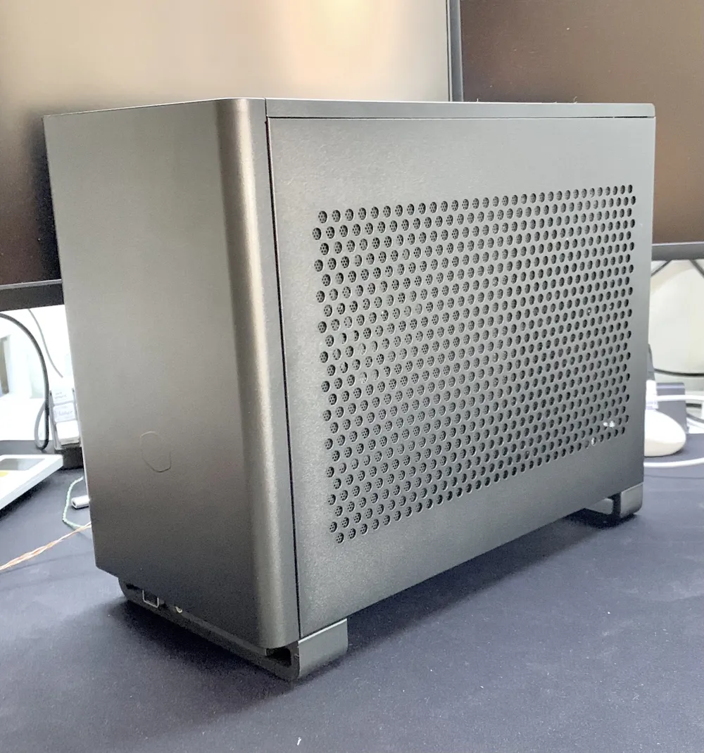 NR200/NR200P PC case raised U shape feet by erer2001 - MakerWorld