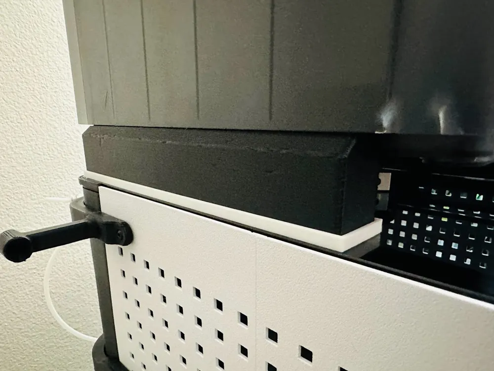 Bambu P1P/P1S AMS riser for Glass top by Jerich0 MakerWorld: Download ...