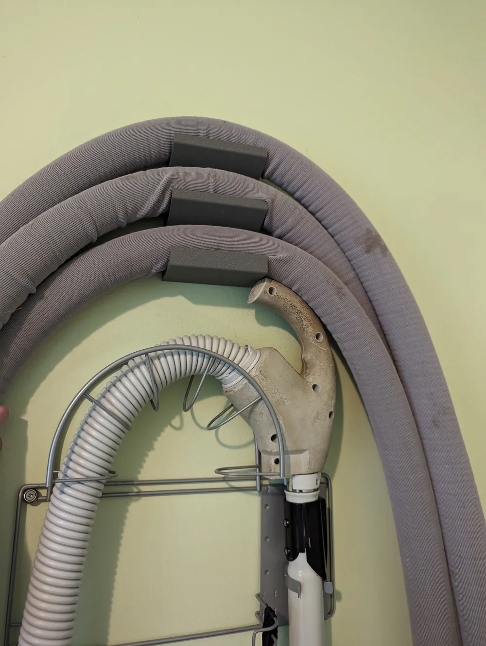 Vacuum hose rack by jmaxime89 MakerWorld: Download Free 3D Models